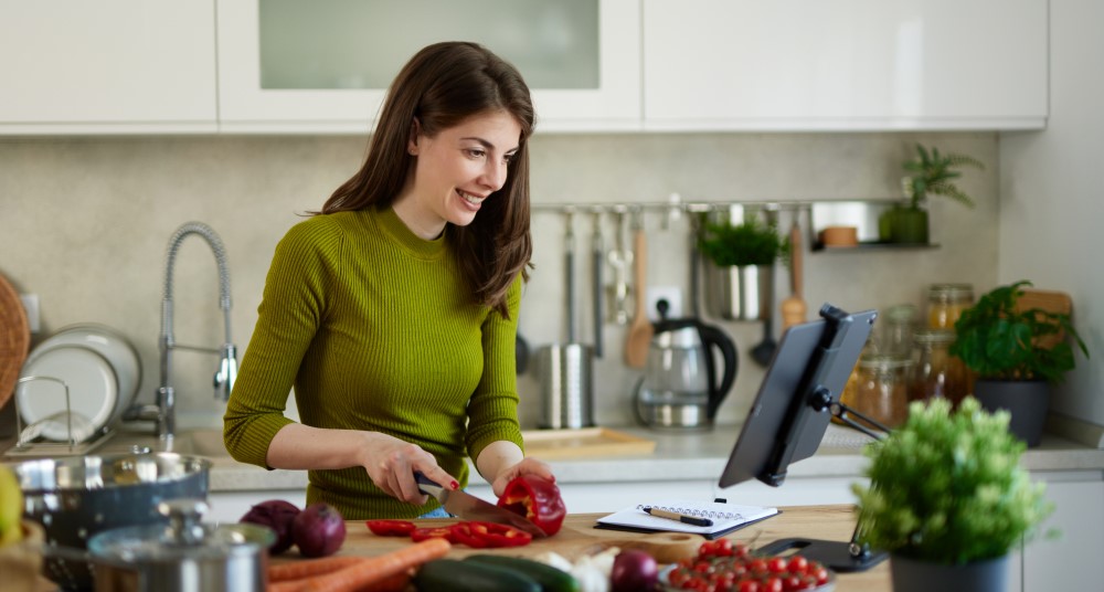 Best Indoor Activities for Bored Days - BreakoutIQ